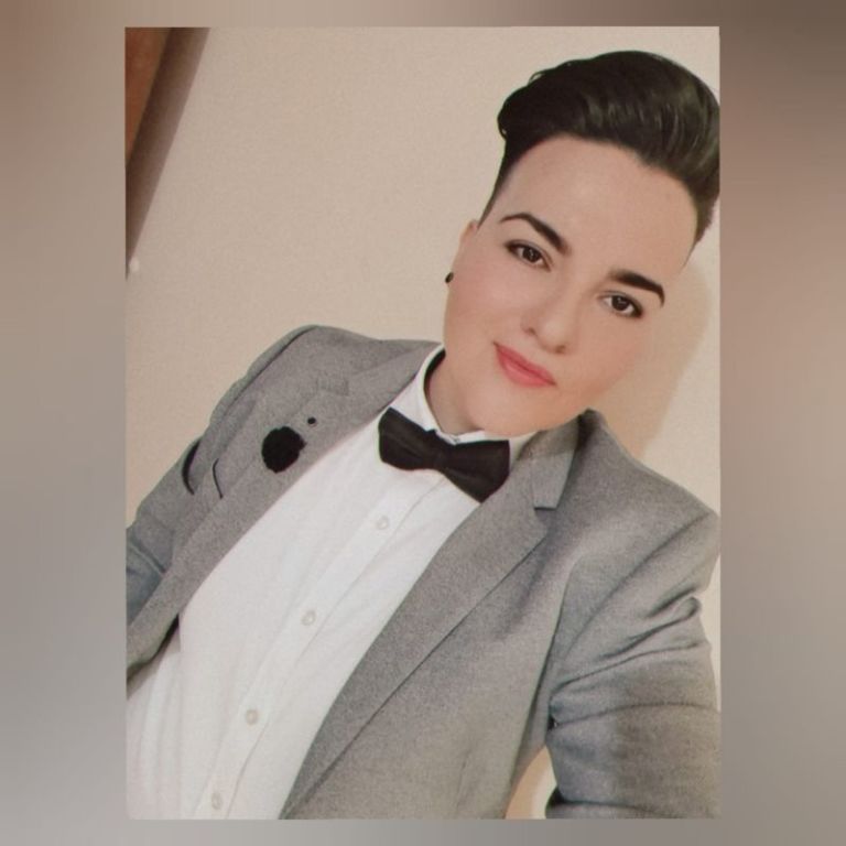 Anahí Suárez Zárate, Autor Entorno Empresarial